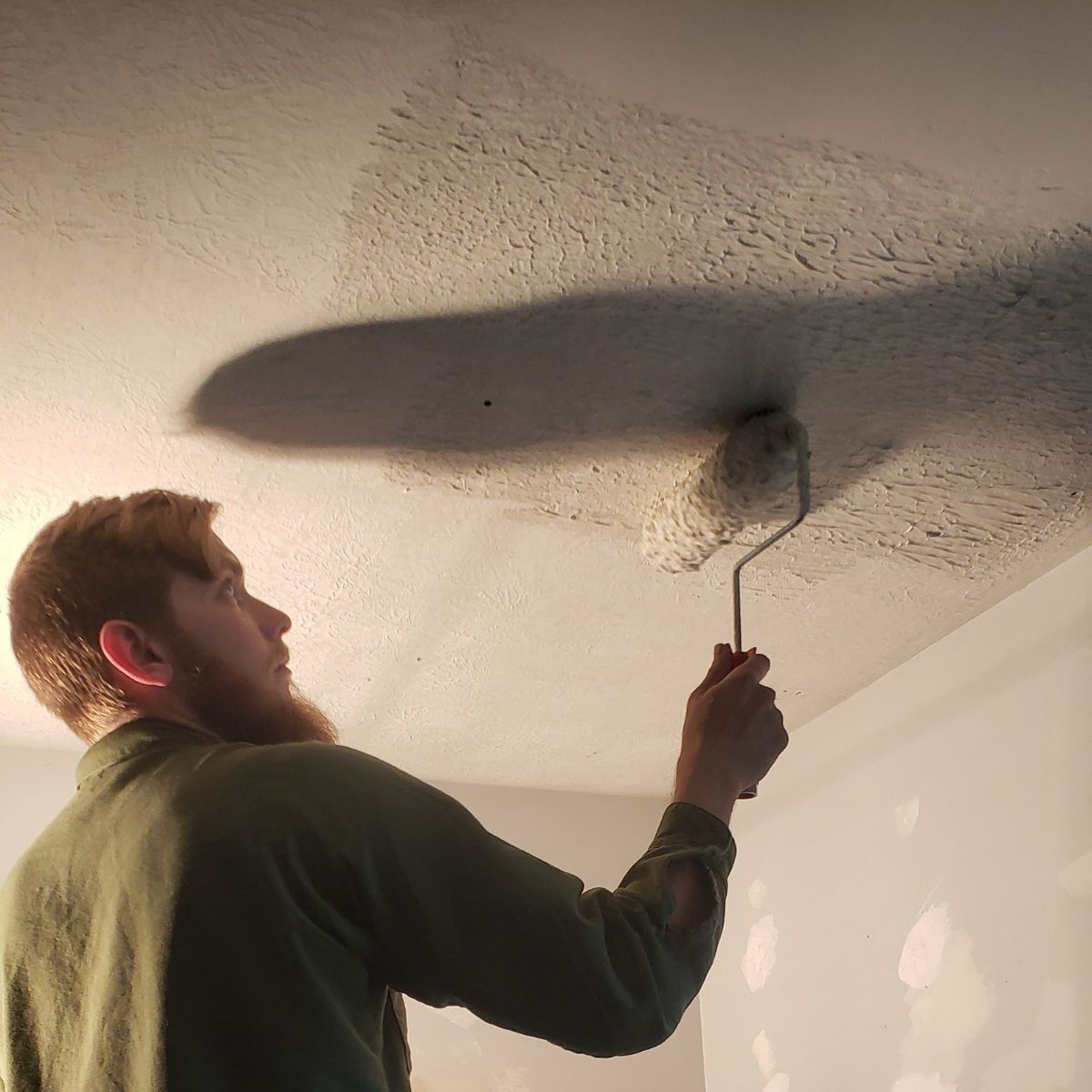 Skim Coating a Ceiling - The Welder and His Wife